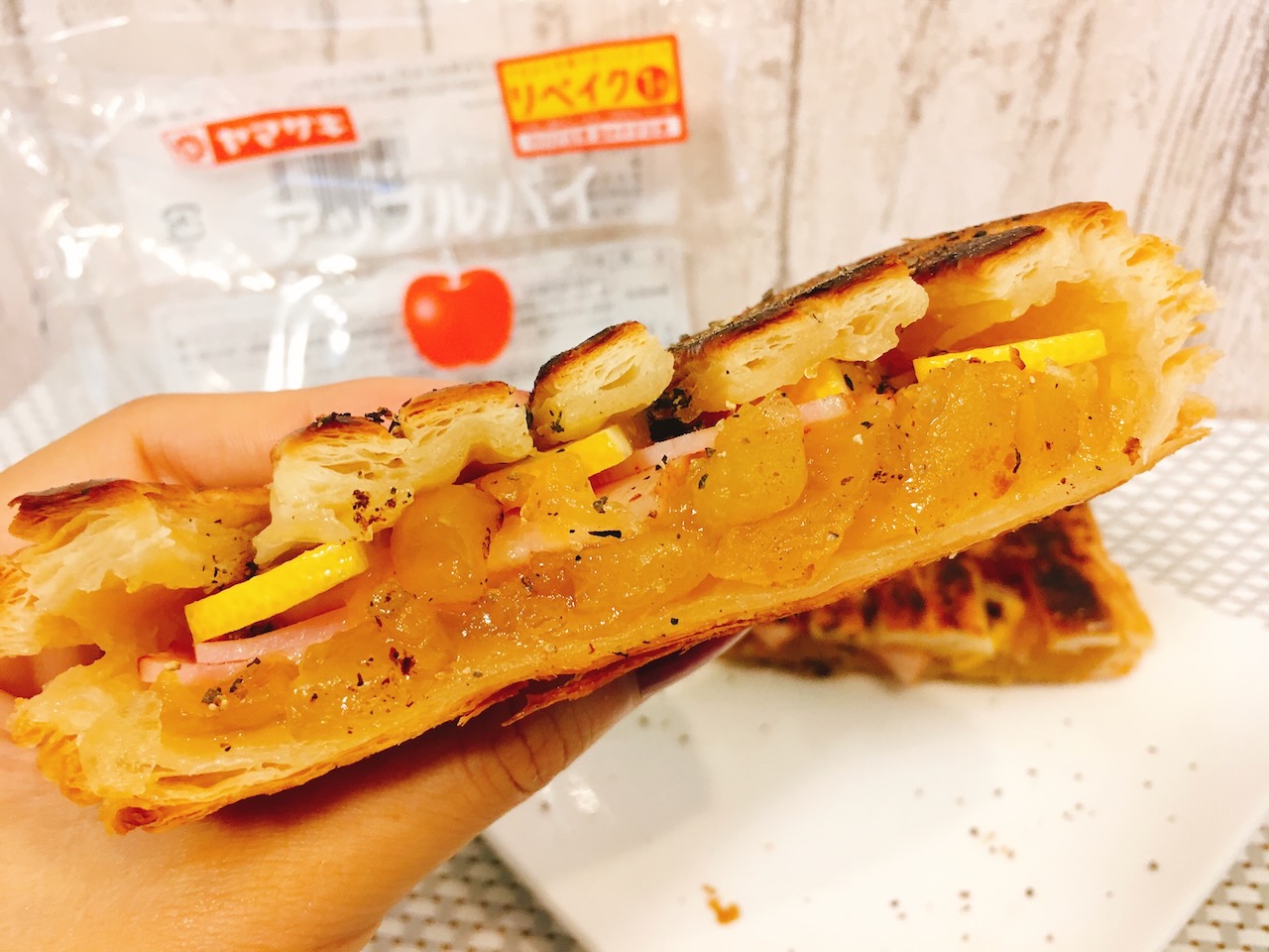 【レシピ】甘いちょい足しでアップルパイが食事系パイに大変身 「ベーコンペッパーアップルパイ」作ってみた Appbank
