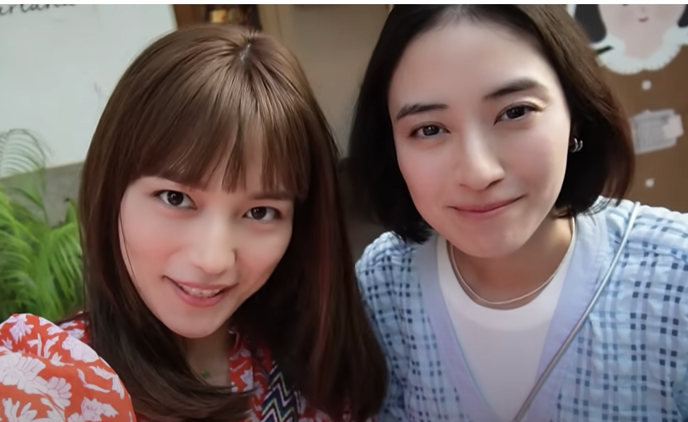 川口春奈が台湾旅行の様子を公開! 旅の目的は? 親友・岡本あずさと女子旅で男前な飲みっぷりも披露 | AppBank