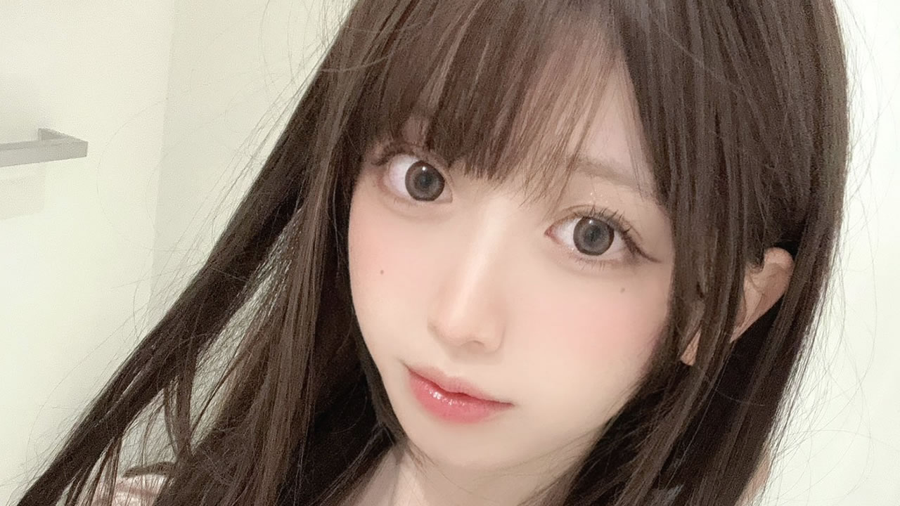 朝から誘惑の自撮り！ yami、黒のスポーティーブラ姿で「おはよー」のセクシーショットを公開 | AppBank