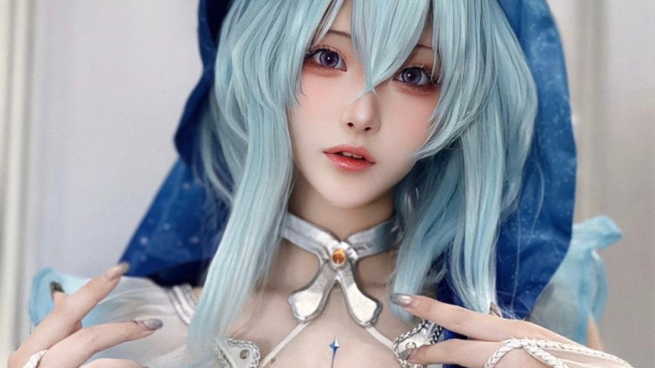 幻想的な青い美しさ！ しょこら、『鳴潮』ショアキーパーのコスプレを披露 | AppBank