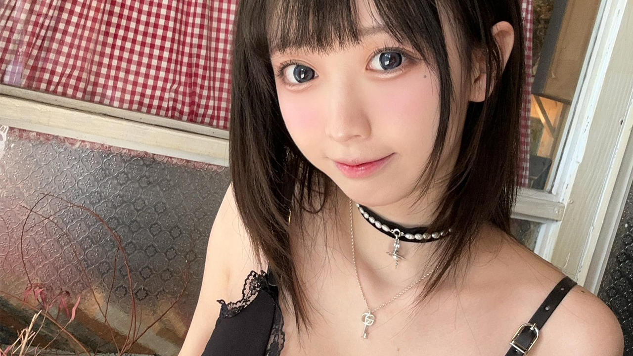 セクシーな黒レースで魅力全開！ yami、朝の挨拶と共にエレガントな写真を公開 | AppBank