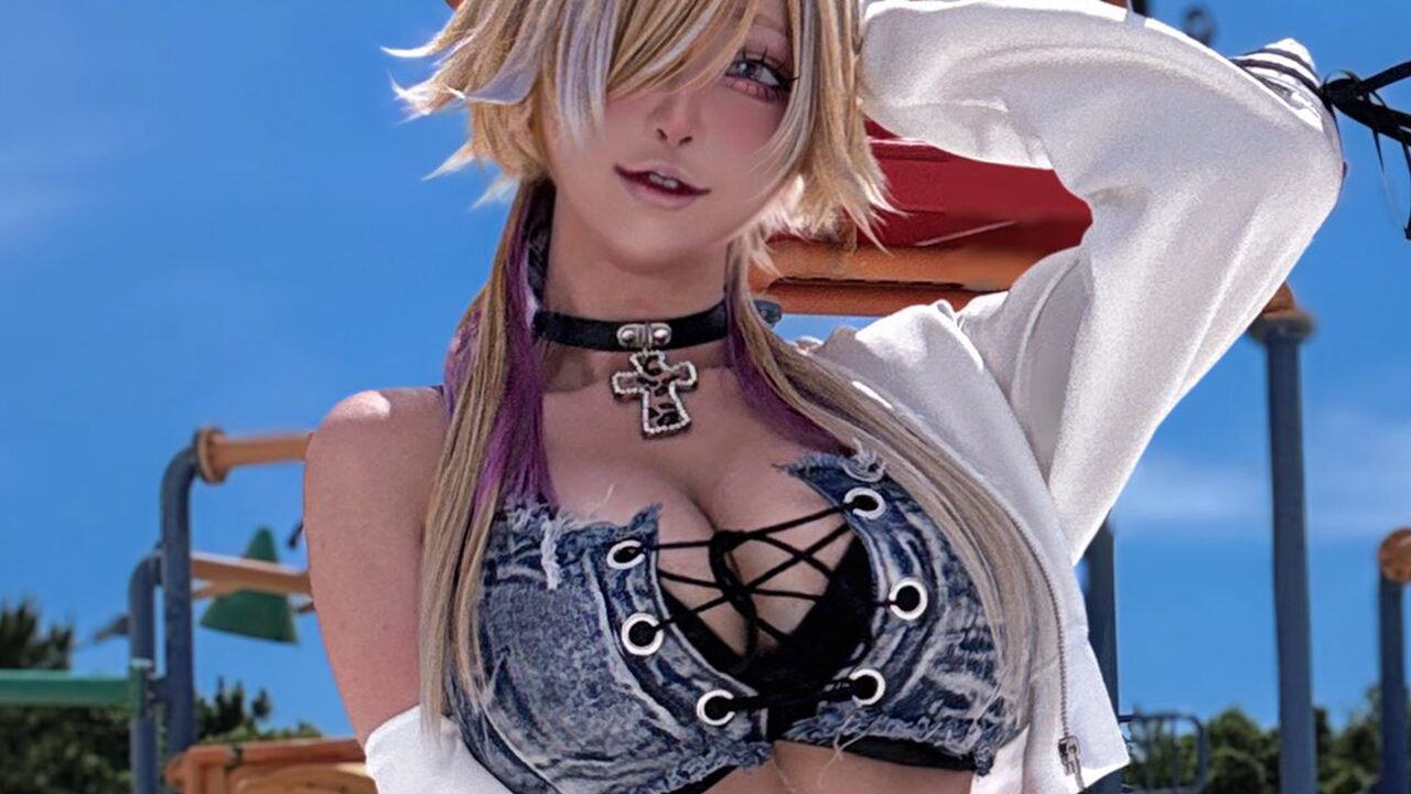 健康的な褐色肌が魅力的！ カモミール、日焼けした姿で大胆な衣装を披露 | AppBank