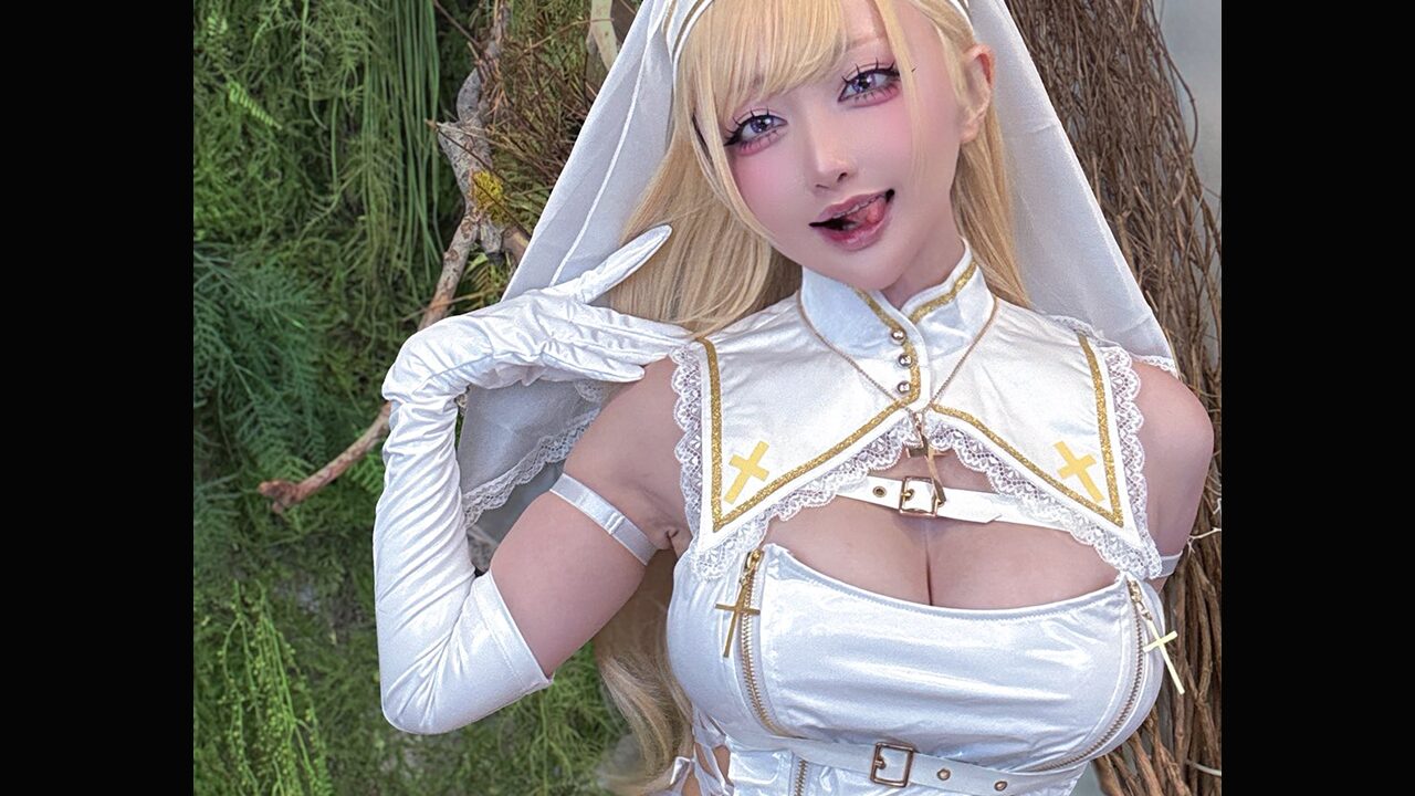 神聖で可愛い白いシスター！ カモミール、生誕祭2025に向けて美しすぎる聖女コスプレを披露 | AppBank