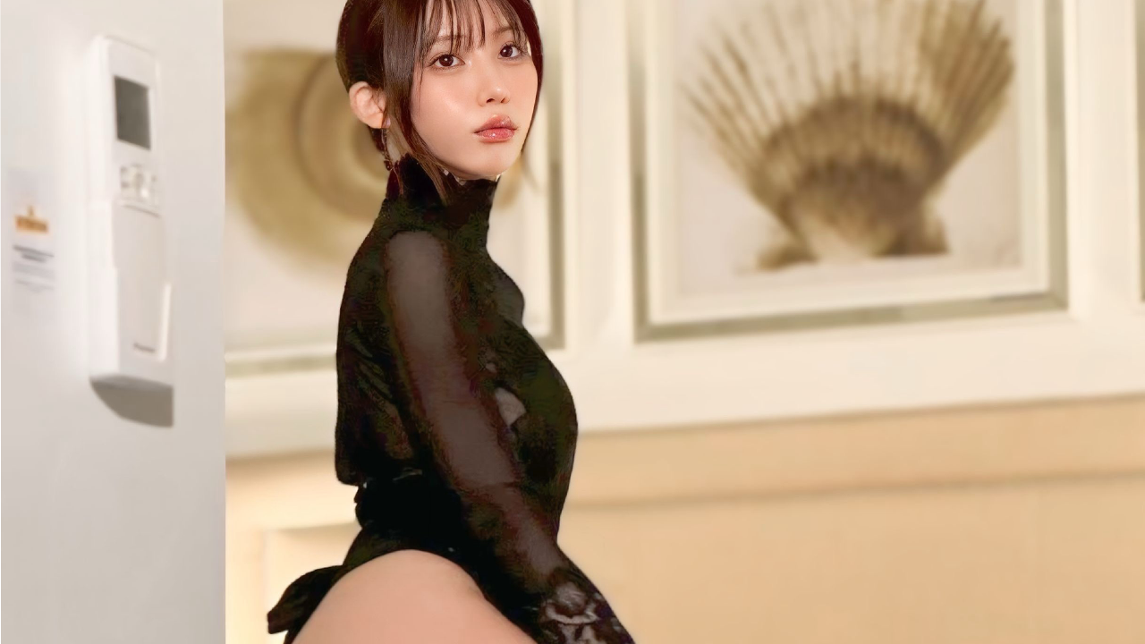 発売前完売の衝撃！ えなこ、写真集『エピローグ』のセクシーオフショット公開で再予約開始を発表 | AppBank