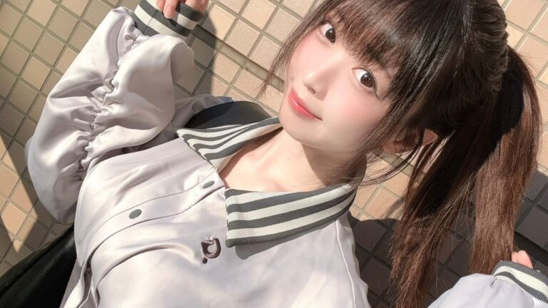 爽やかブルーで魅力全開！ yami、デニムスタイルの可愛すぎる写真を公開 | AppBank